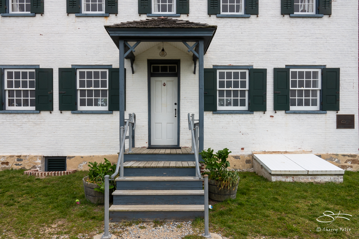 East Point Lighthouse Doors – Sherry Felix – port4u